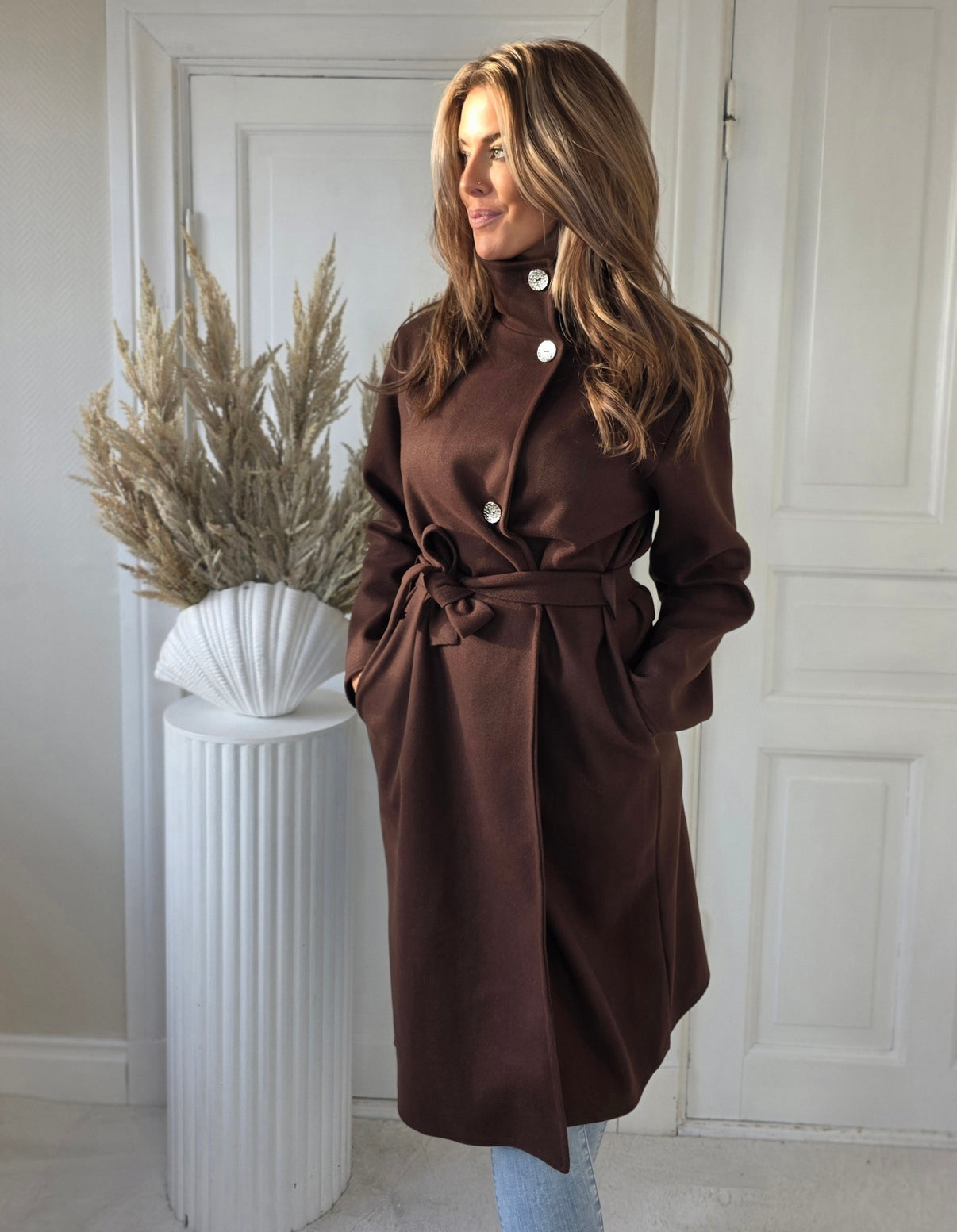 Lång kappa Elle Brun – Nelbae Home AB